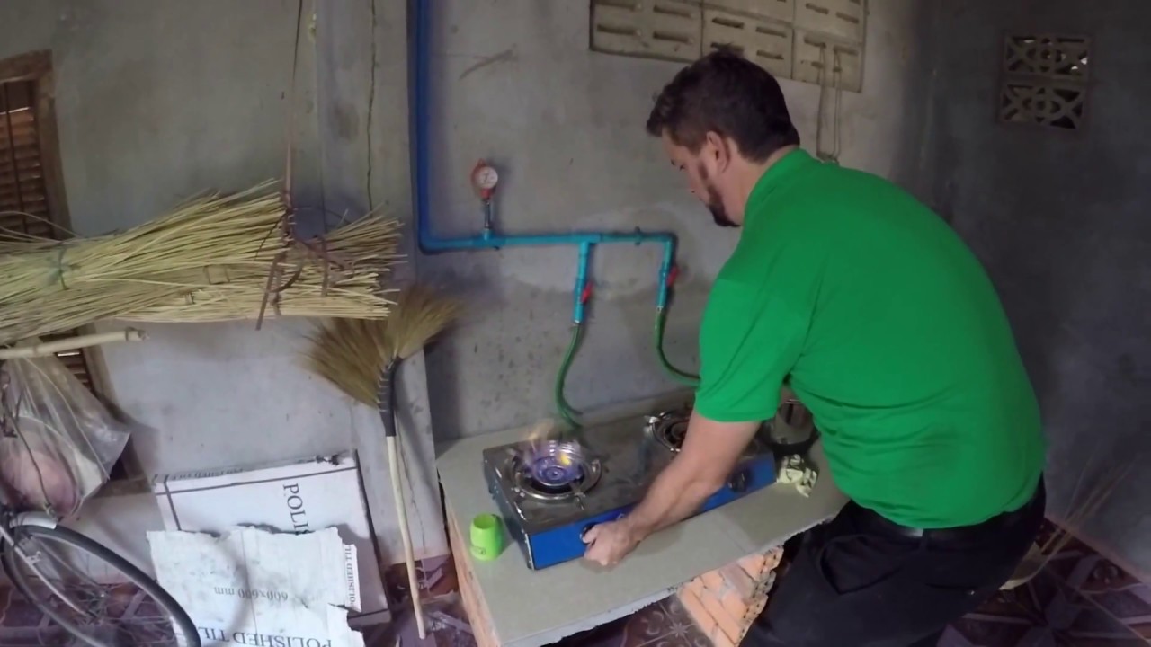 How a biodigester works - YouTube