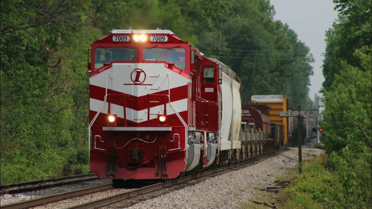 FRESH! INRD SD70Ms 7009 and 7006 Lead HWTHT to Terre Haute, IN for the First Time! - YouTube