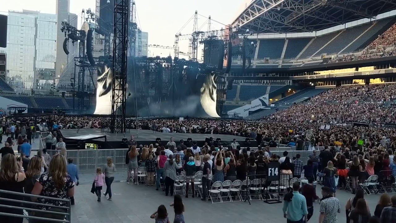 Taylor Swift Reputation Tour Seattle - YouTube