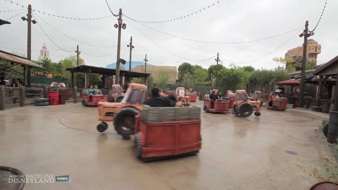 Mater's Junkyard Jamboree — Complete ride-through - YouTube