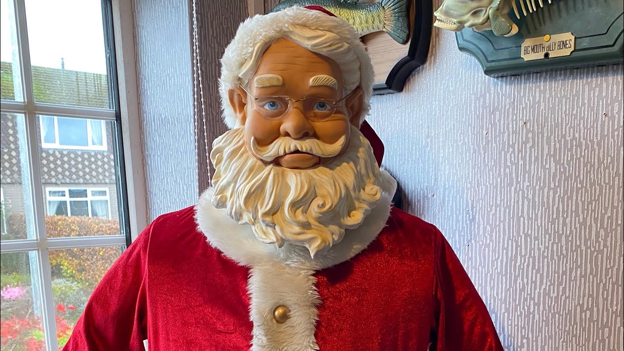 Gemmy 2004 Life Size 5ft Singing and Dancing Santa - YouTube