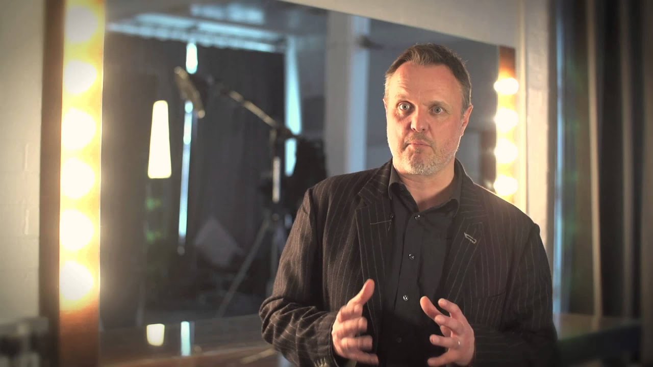 Simon Pengelly's extending wing dining table for Habitat Design Reunion ...