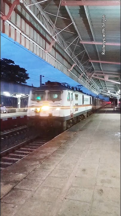12773 up SHM - Secunderabad AC SF Express with WATE WAP7 🫰🏻 #trending #shorts #indianrailways # ...