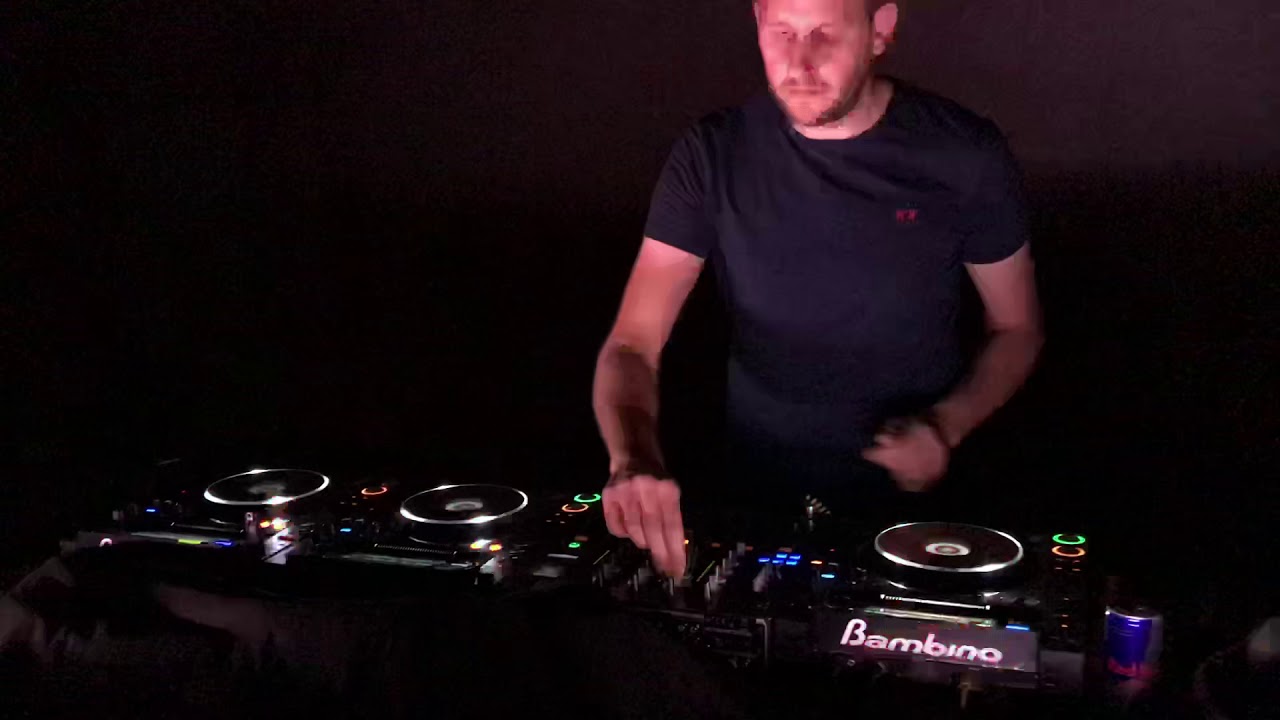 Chris Deluxe shuffle scratch - YouTube