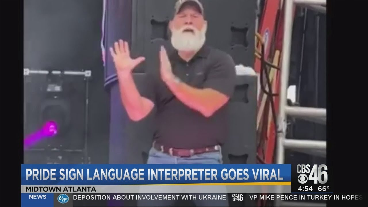 Sign Language Interpreter Wows Crowd During Beyonces Get Me Bodied Youtube