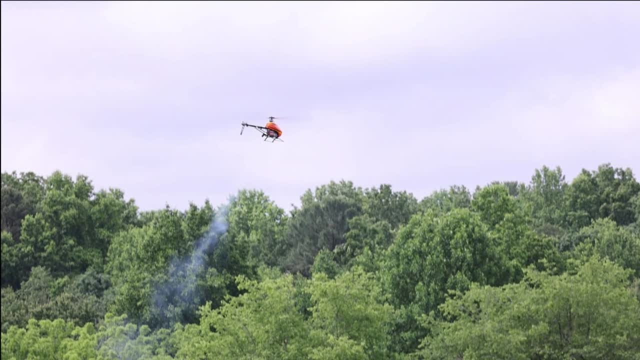 See remote controlled airplane stunts in Alexander County - YouTube
