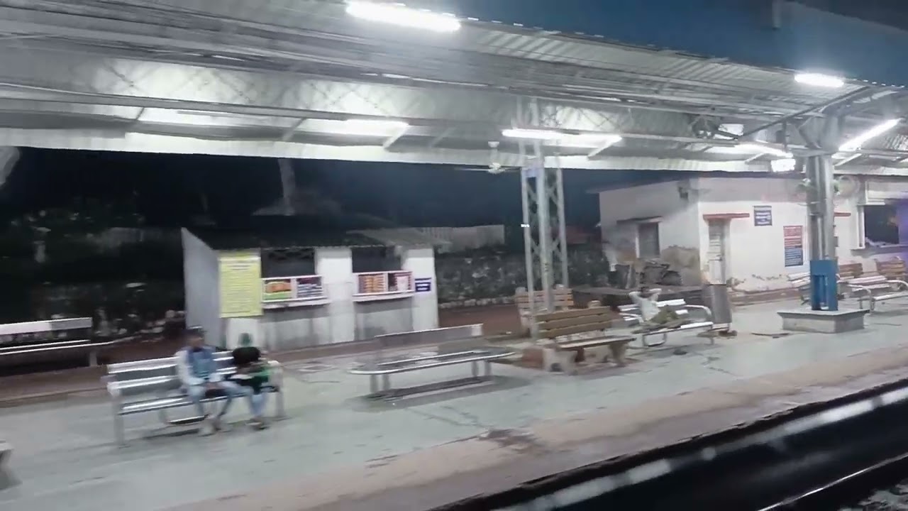 GLIMPSE of Manikpur Railway station 😊😊😊 - YouTube