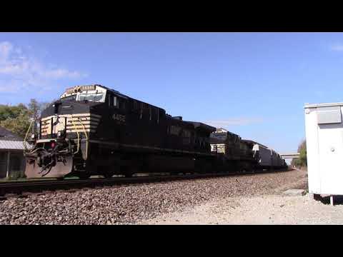 NS #4452 with K5LLA leads a NS manifest through Somerset, KY - YouTube