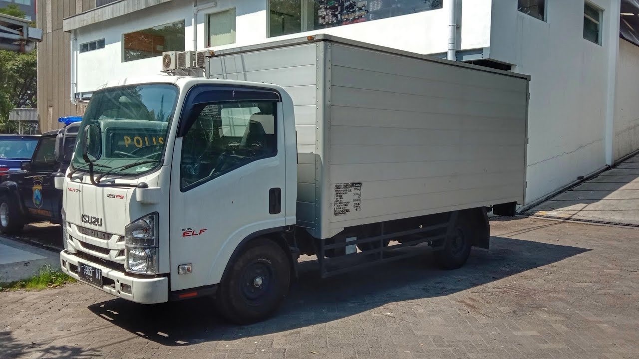 New Truk Isuzu ELF NLR 71 T Long + Box Aluminium - YouTube