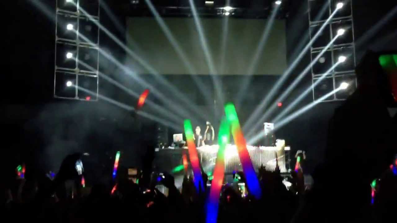 DJ snake Bird Machine live at LED OMFG NYE - YouTube