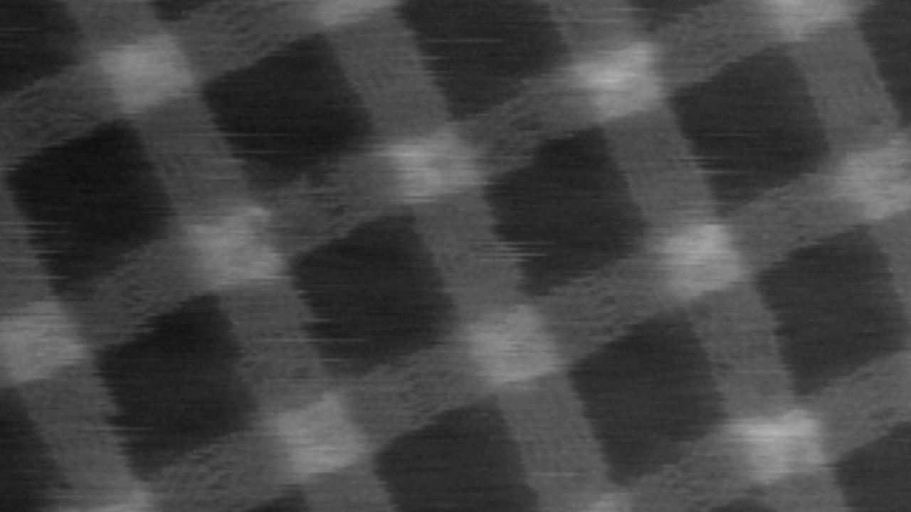 HS-AFM movie Lattice streptavidin binding 2 - YouTube