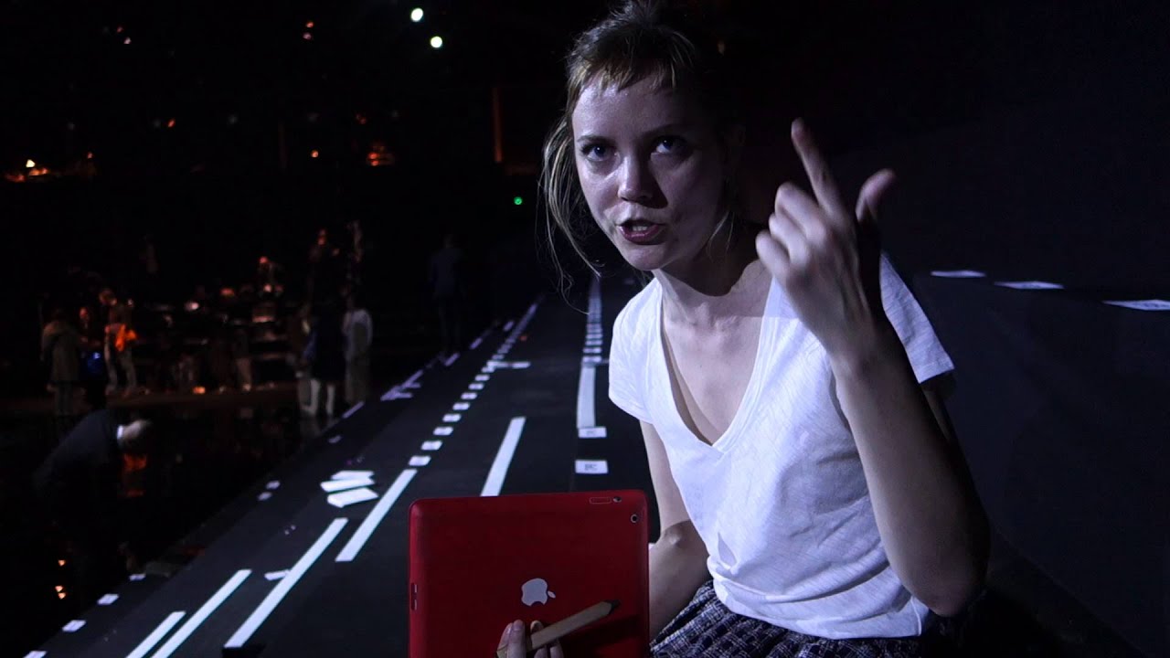 Danielle Meder: Live Runway Sketching - YouTube