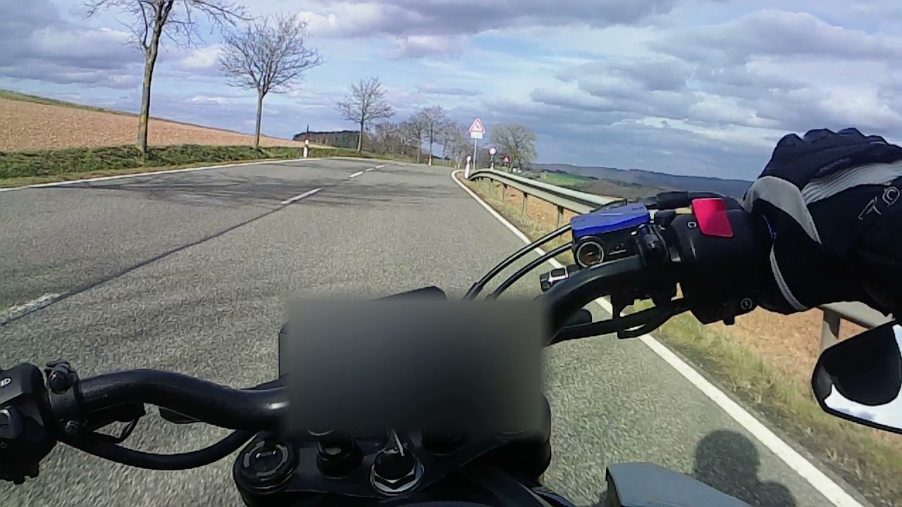 Honda CB 125 R Crash - YouTube