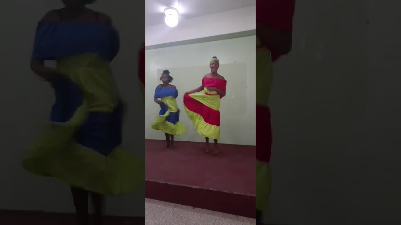 Baile de la mangulina - YouTube