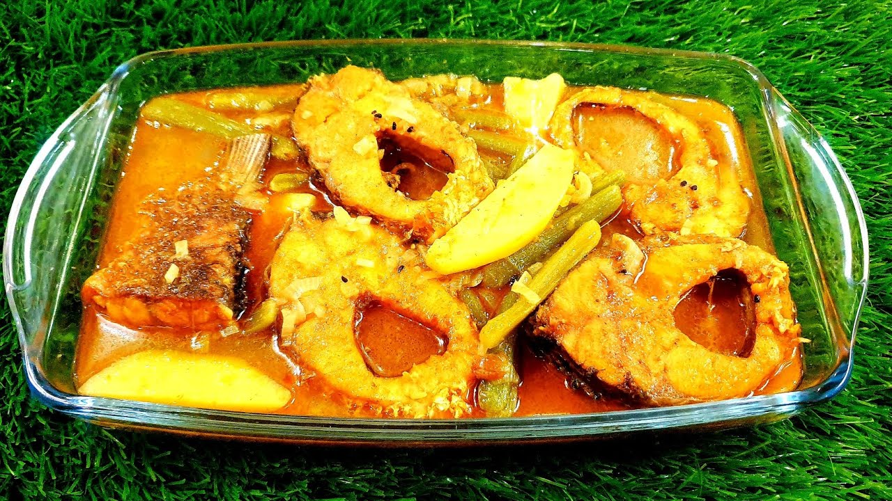 আলু আর ডাটা দিয়ে রুই মাছের তেল ঝাল// Ruhi Fish Recipe with Potato ...