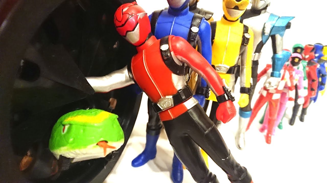 11 Various Power Rangers saw the snake Beast Morphers, Walk into The ...