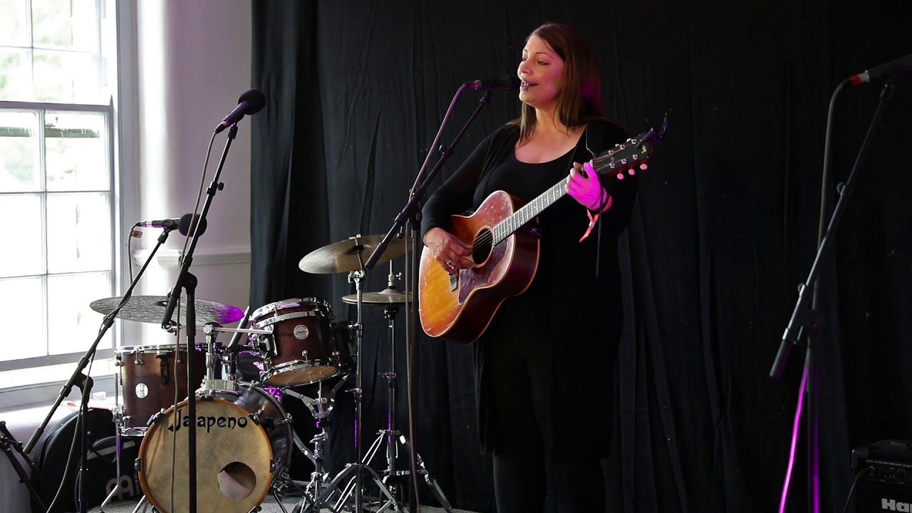 Edwina Hayes - 04 Waiting For The Guy To Die - YouTube