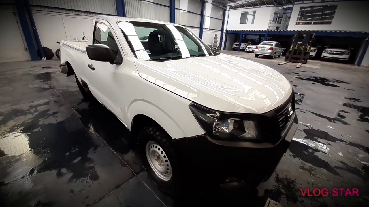 NISSAN NP300 2018 ACCIDENTADA - YouTube