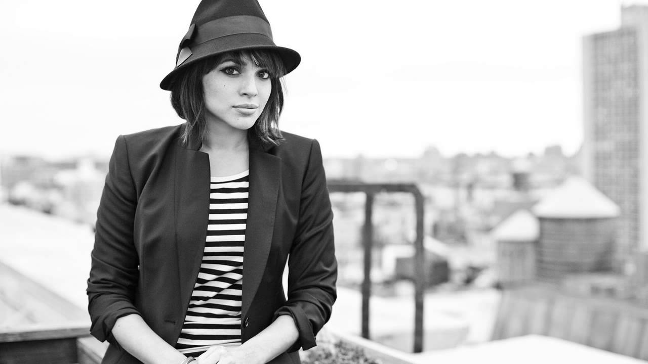 Norah Jones - The Grass Is Blue - YouTube