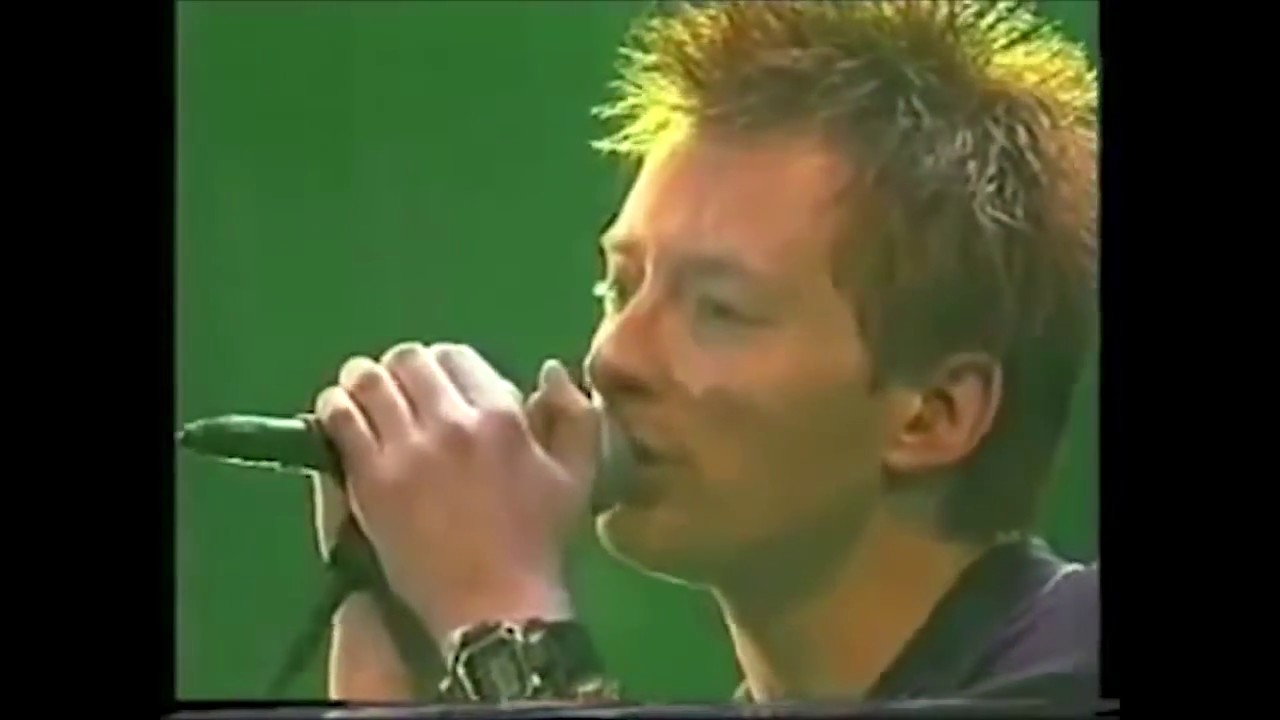 Radiohead - Creep (rare performance) - YouTube