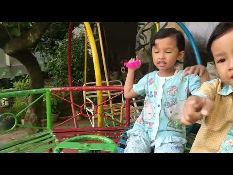 cium kakak adek 4 kali...😍😍😍😍