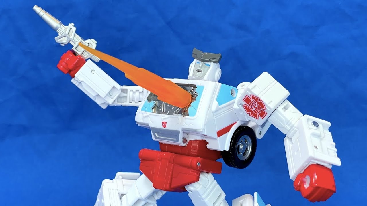 A Grim Improvement - Studio Series 86-28 (Dead) Ratchet - YouTube