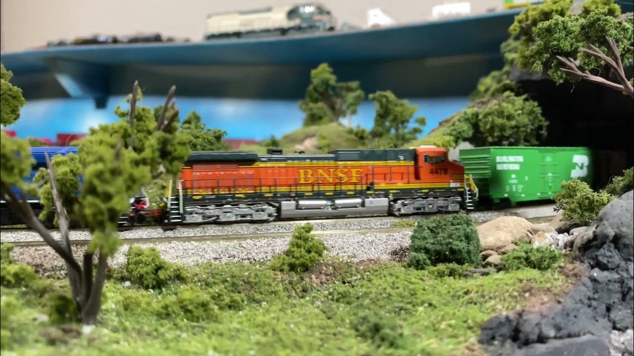 N Scale BNSF mixed train leaving the pass - YouTube