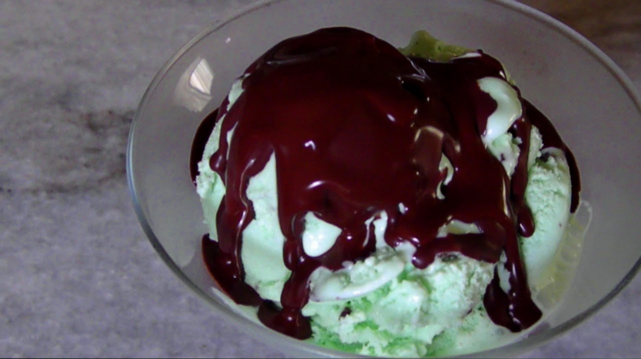 Mint Chocolate Magic Shell Copycat - YouTube