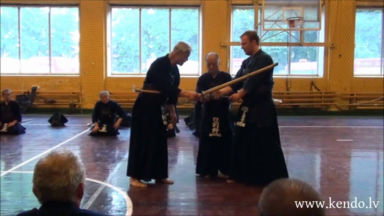 Yumura sensei (Kendo Hanshi, 8 dan) - YouTube