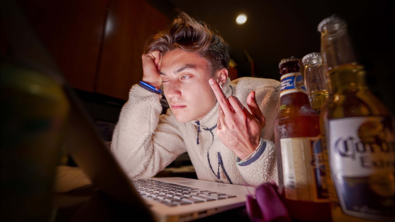 Day in the Life of the Worst College Student! - YouTube