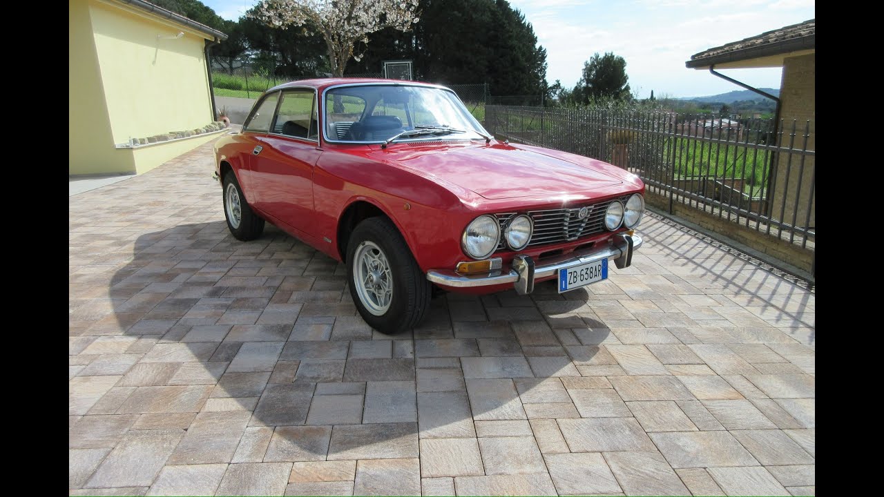 Alfa Romeo GT 2000 Anno 1972 - YouTube