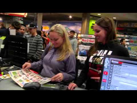 Video of Thousands of Shoppers Waiting in Line Hours Ahead of GameStop ...