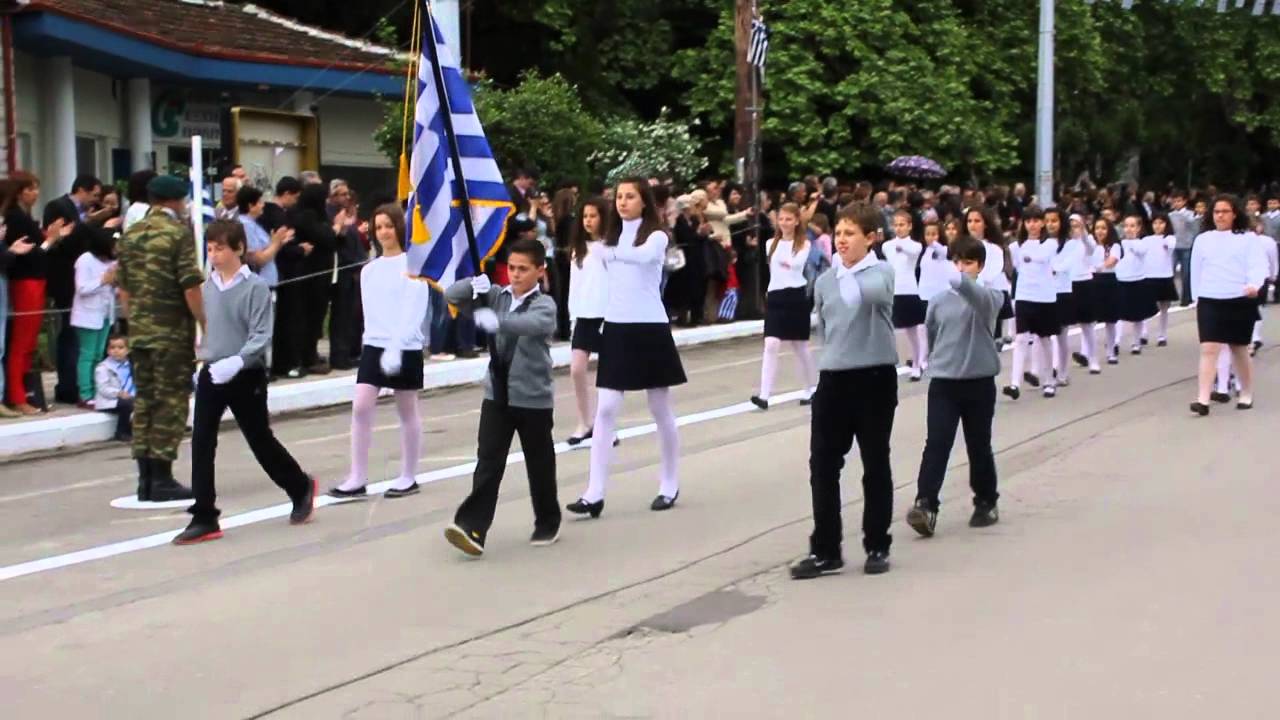 ΠΑΡΕΛΑΣΗ ΓΙΑ ΤΟ ΟΛΟΚΑΥΤΩΜΑ ΤΗΣ ΝΑΟΥΣΑΣ 2013 - YouTube