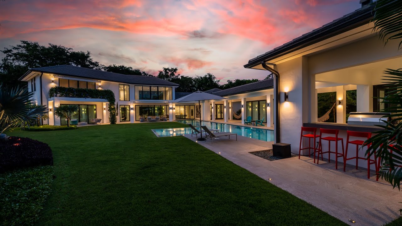 What A $10 Million Dollar House Looks Like in Miami - YouTube
