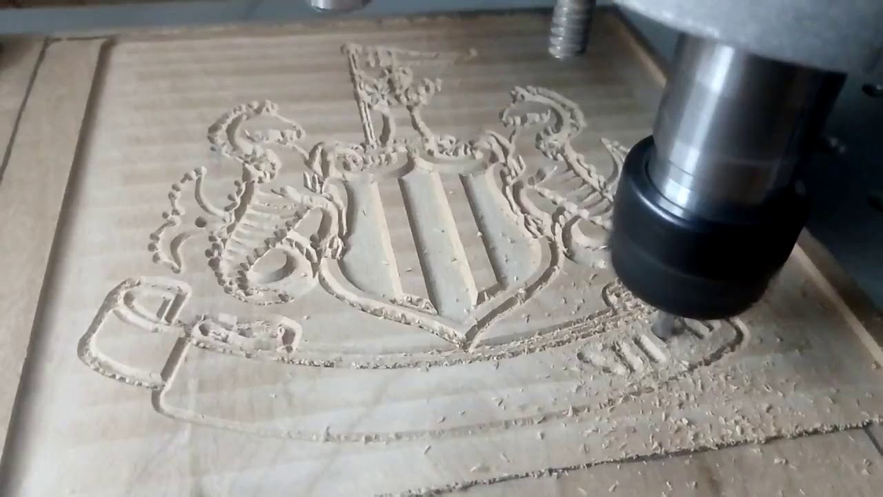 Sigle club de Newcastle a la CNC - YouTube