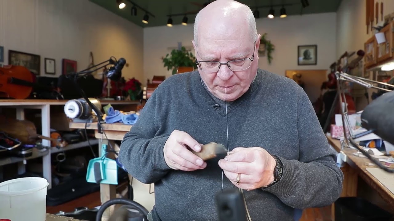 Luthier Larry Frye keeps the music alive | Your Stories - YouTube