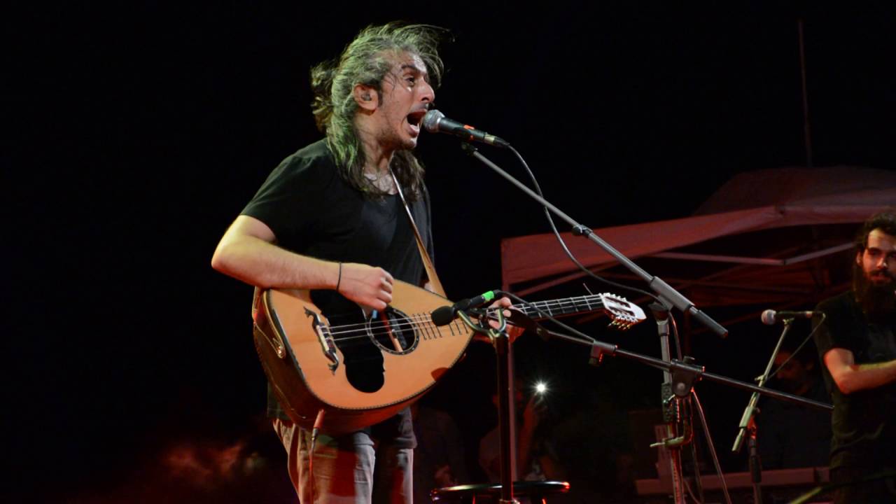 ΣΟΥ ΜΙΛΩ ΚΑΙ ΚΟΚΚΙΝΙΖΕΙΣ | ΒΑΣΙΛΙΚΗ |[Live] ΧΑΡΟΥΛΗΣ ΓΙΑΝΝΗΣ - YouTube