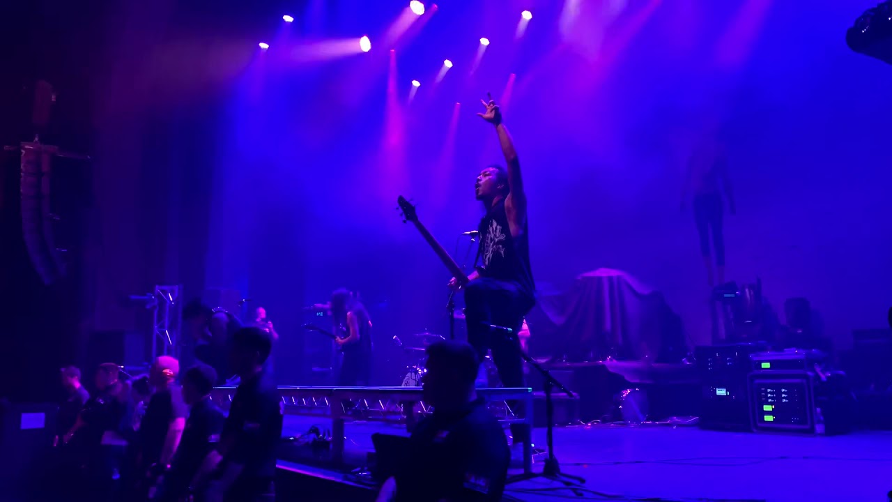 Crystal Lake - Apollo live Melbourne 2020 - YouTube