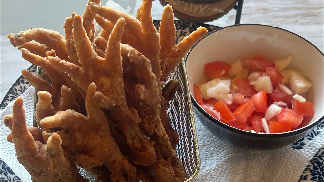 Cleaning/cooking chicken feet! - YouTube