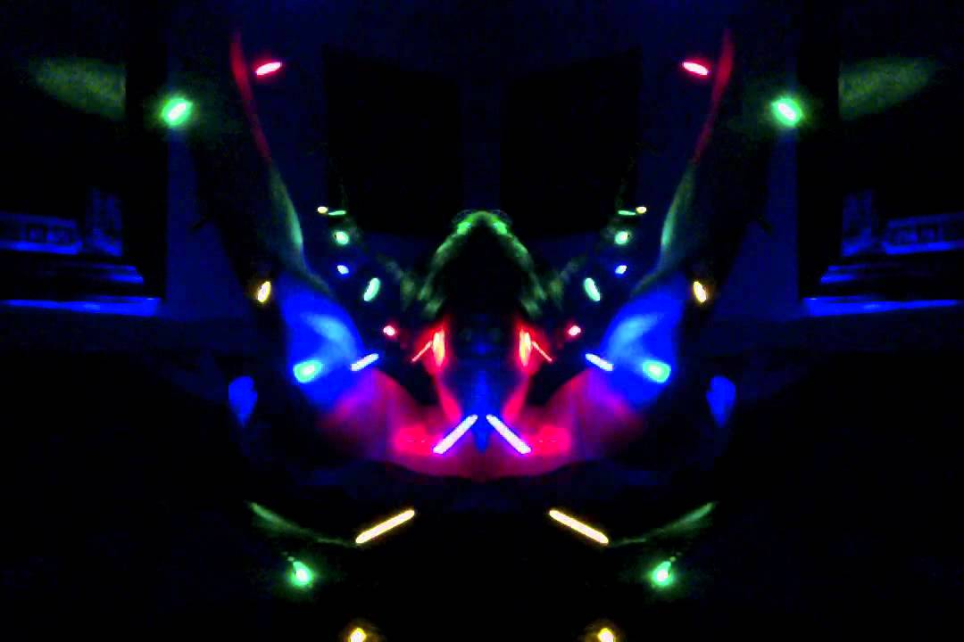 techno lights-human show - YouTube
