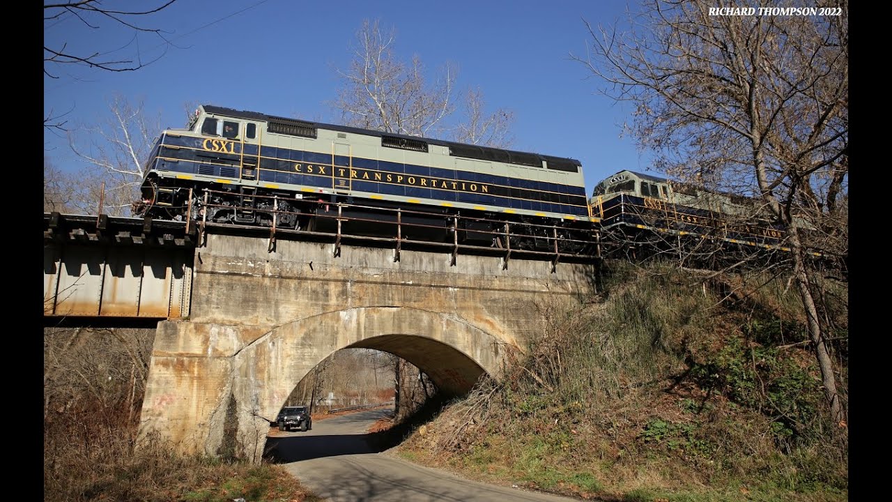 (HD) Fall 2022 in the Mountains (feat. CSX Santa Train) - YouTube