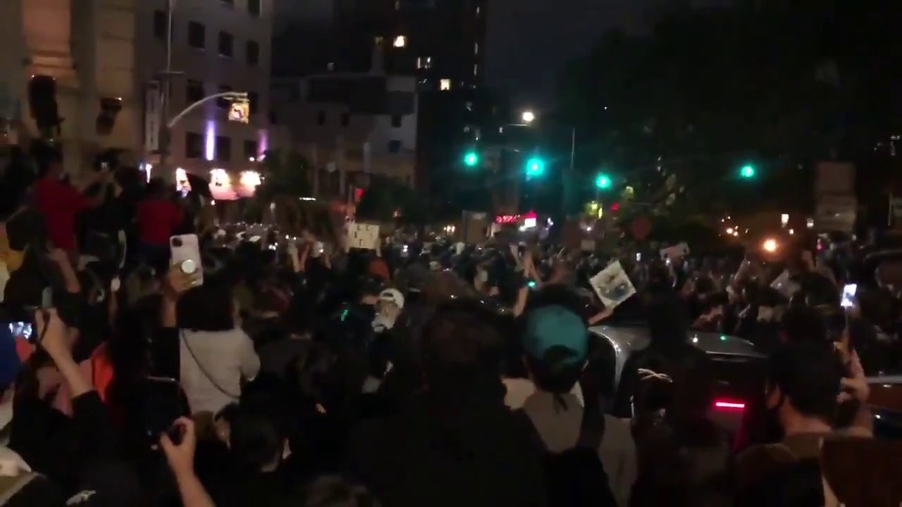 Cops are blocking protesters on the Manhattan bridge but Some creative ...