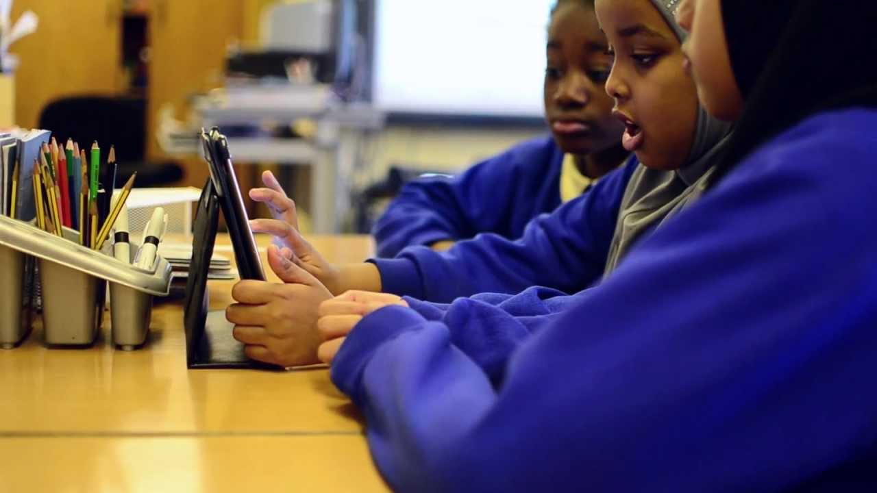 iPad in Education - Roger Ascham Primary School - YouTube