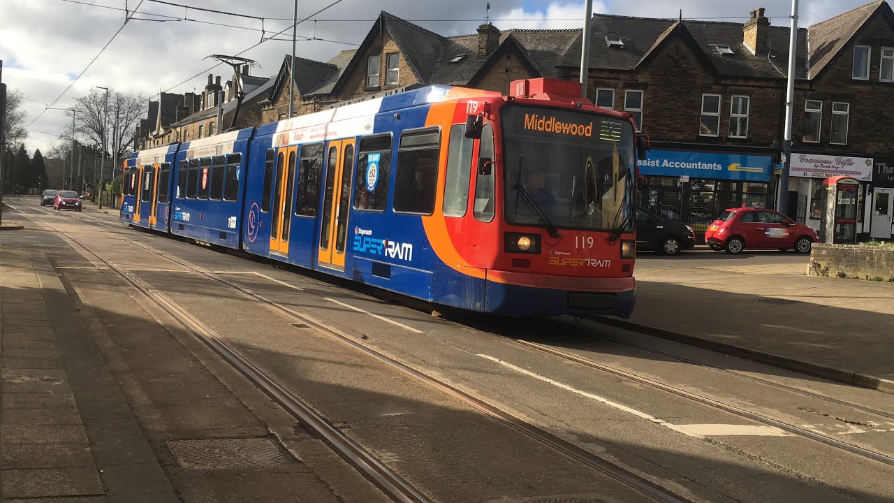 Sheffield Supertram 119 arrives into Leppings Lane with a Yellow Route ...