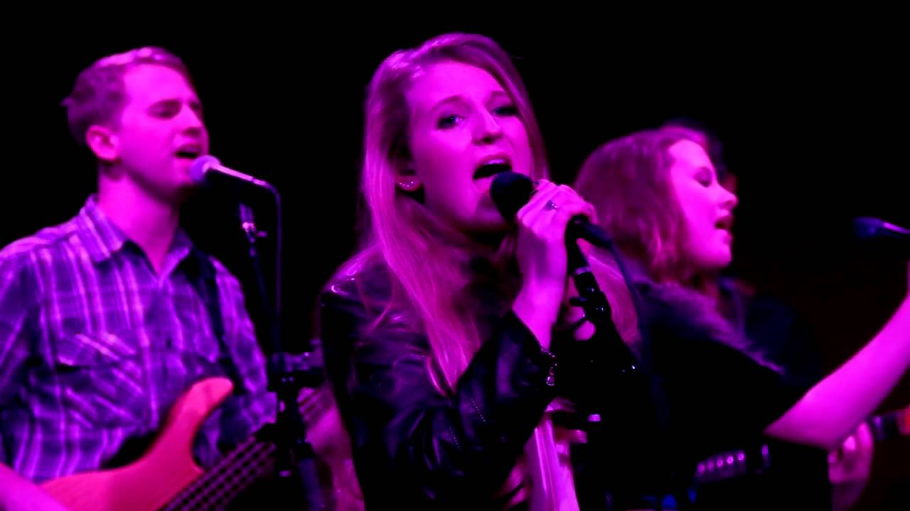 Courtney Rau - What's Up (Live) - YouTube