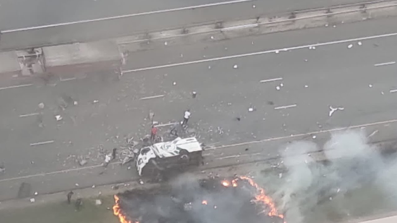 Cash-in-transit robbery on the M2 East Freeway | NEWS IN A MINUTE - YouTube