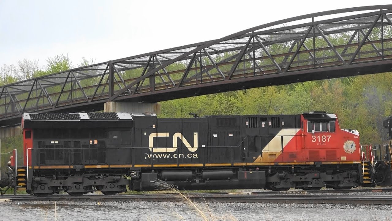 NS 9868 w/ CN & CP Power- Grain Train, Savanna, IL - YouTube