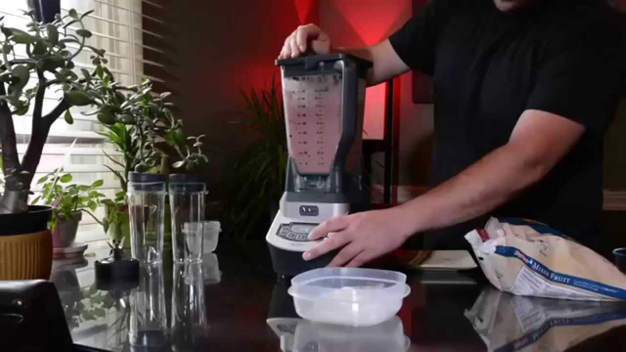 Ninja BL660 Professional Style Blender - YouTube