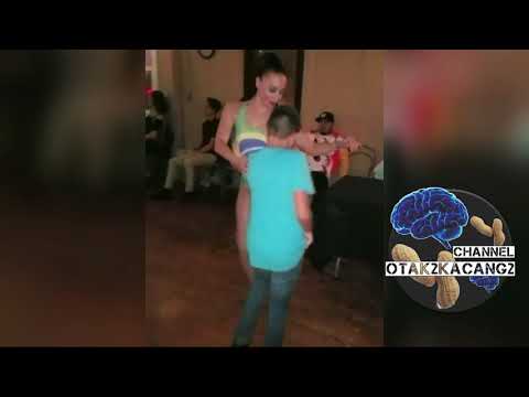 BOCIL UDAH DIKASIH JATAH PANTAT SEMOK DAR CEWEK BULE (KECIL TAPI NGACENG) || GOYANG HOT || INDONESIA