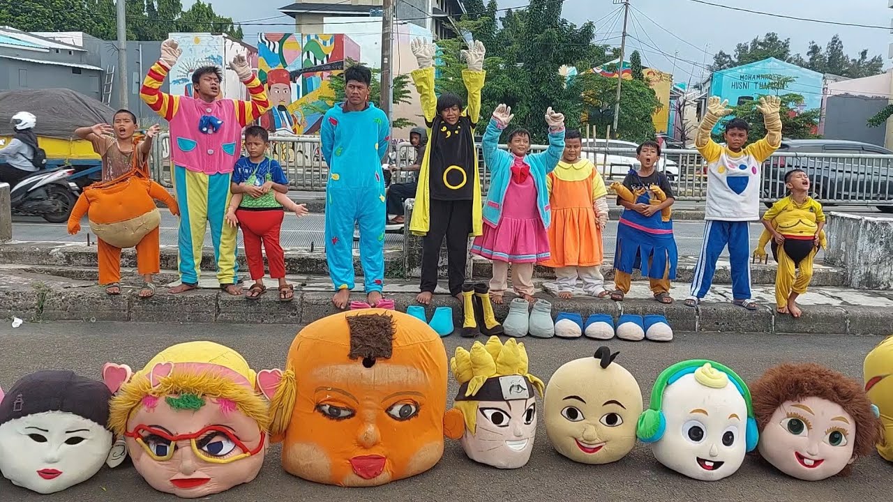 LEMPAR SEPATU DAPAT BADUT GUYS - YouTube